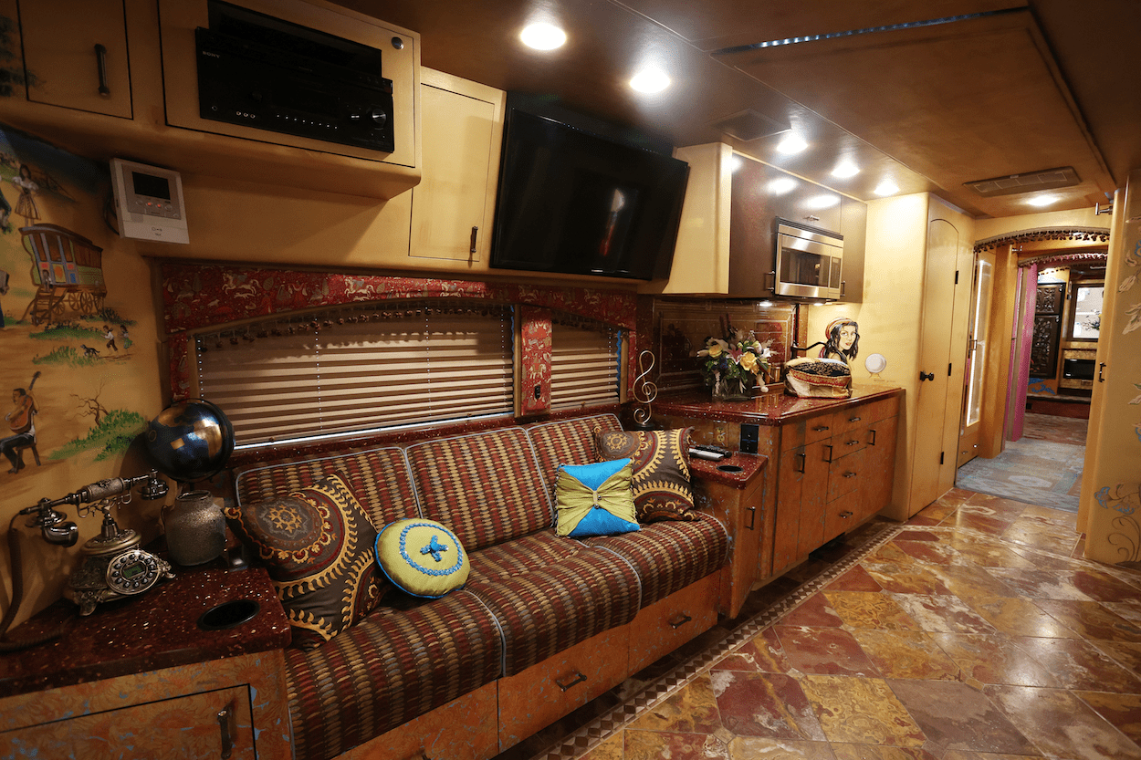 Sleep in Dolly Parton’s tour bus suite at Dollywood - The Travel Addict