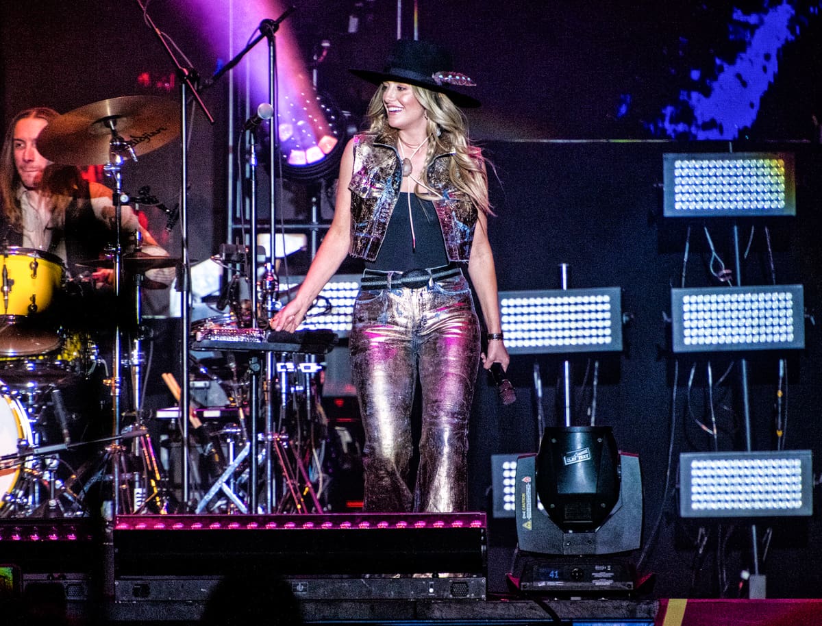 Country Thunder Brings The Heat To Arizona With Lainey Wilson