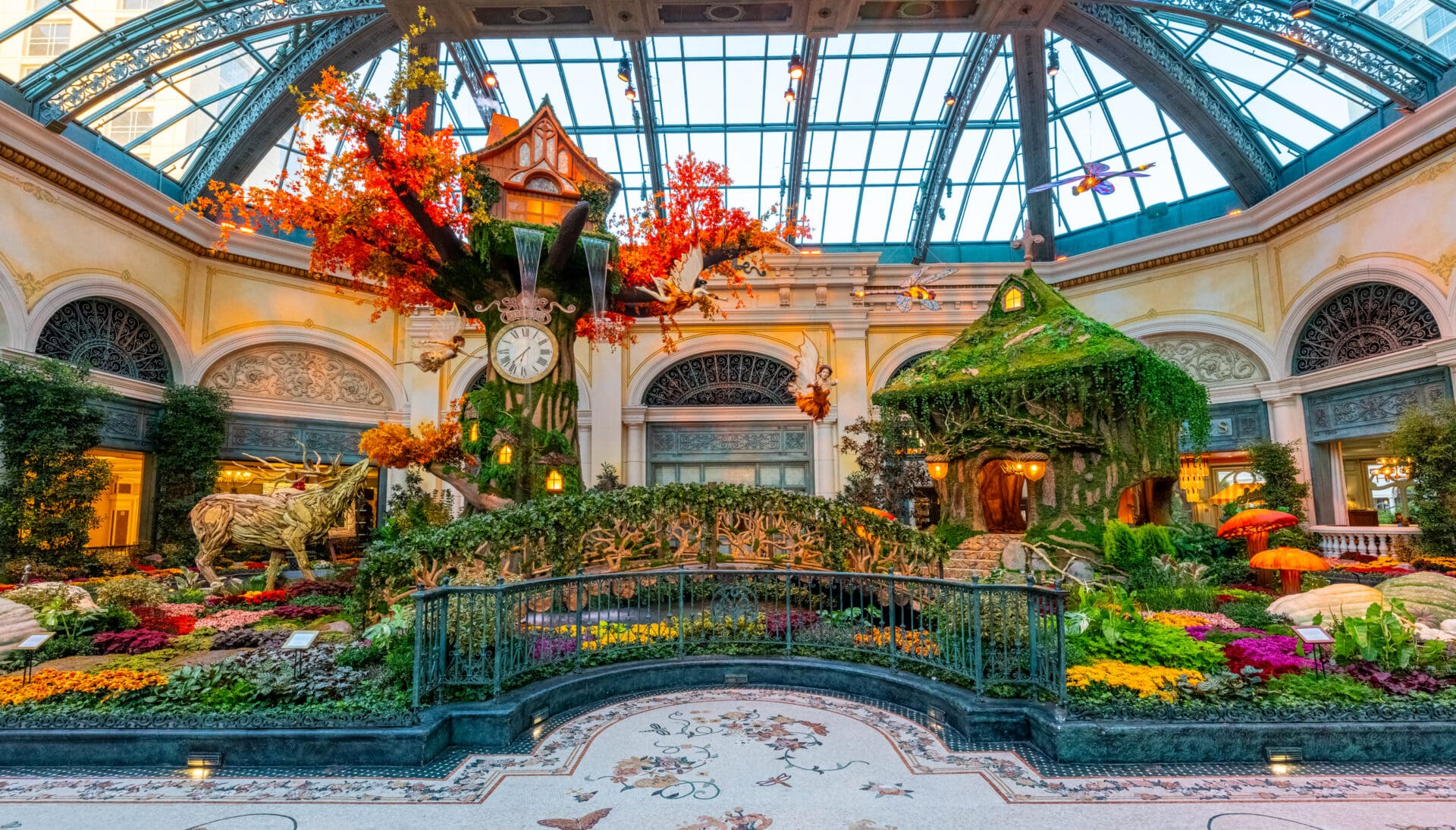 Bellagio’s Conservatory & Botanical Gardens Reveals Fall Display