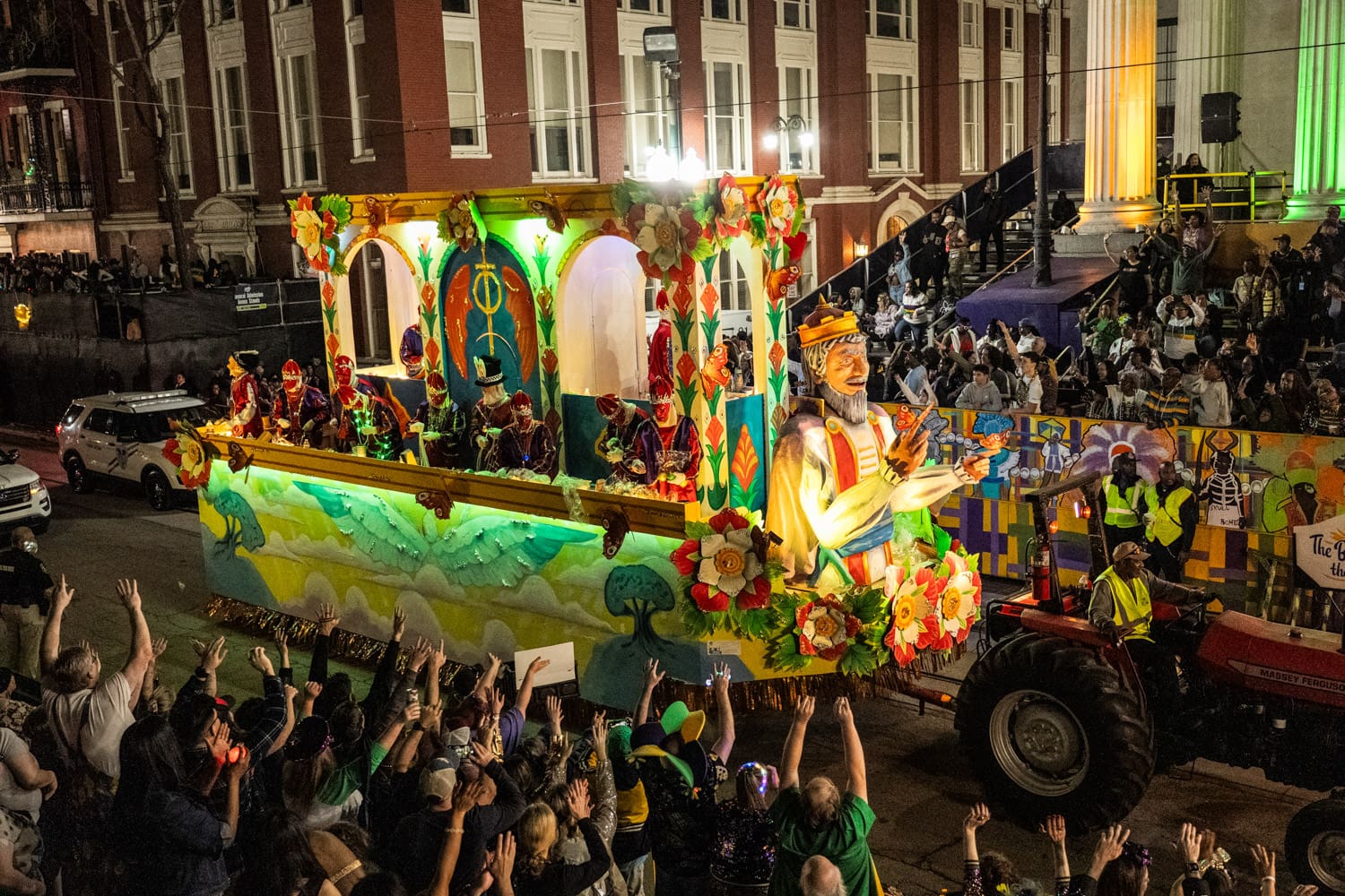 Babylon’s Enchanting 2025 Mardi Gras Parade